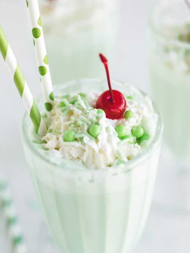 Skinny Shamrock Shake Recipe - Made To Be A Momma