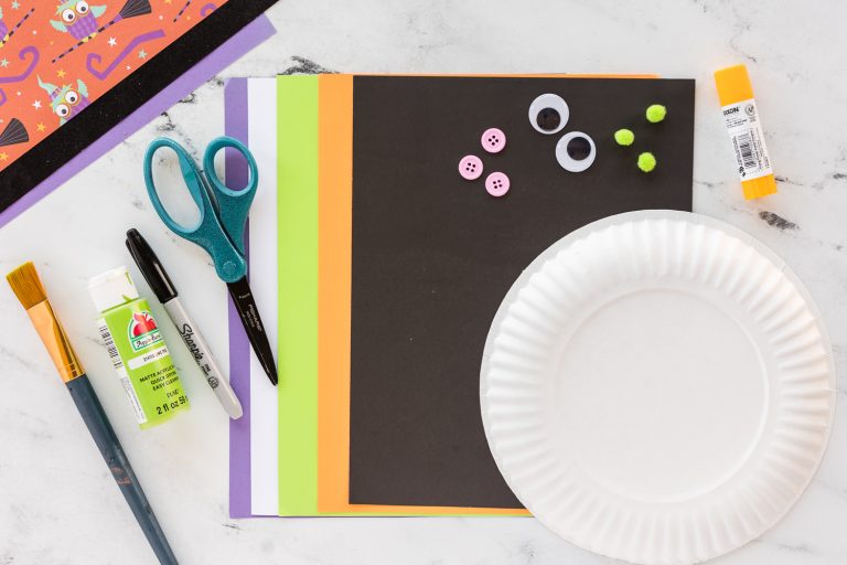 Paper Plate Witch Craft - Made To Be A Momma