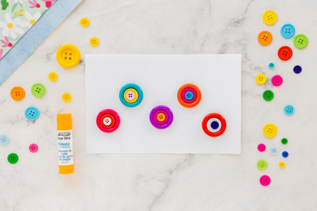 Flower Button Art - Made To Be A Momma